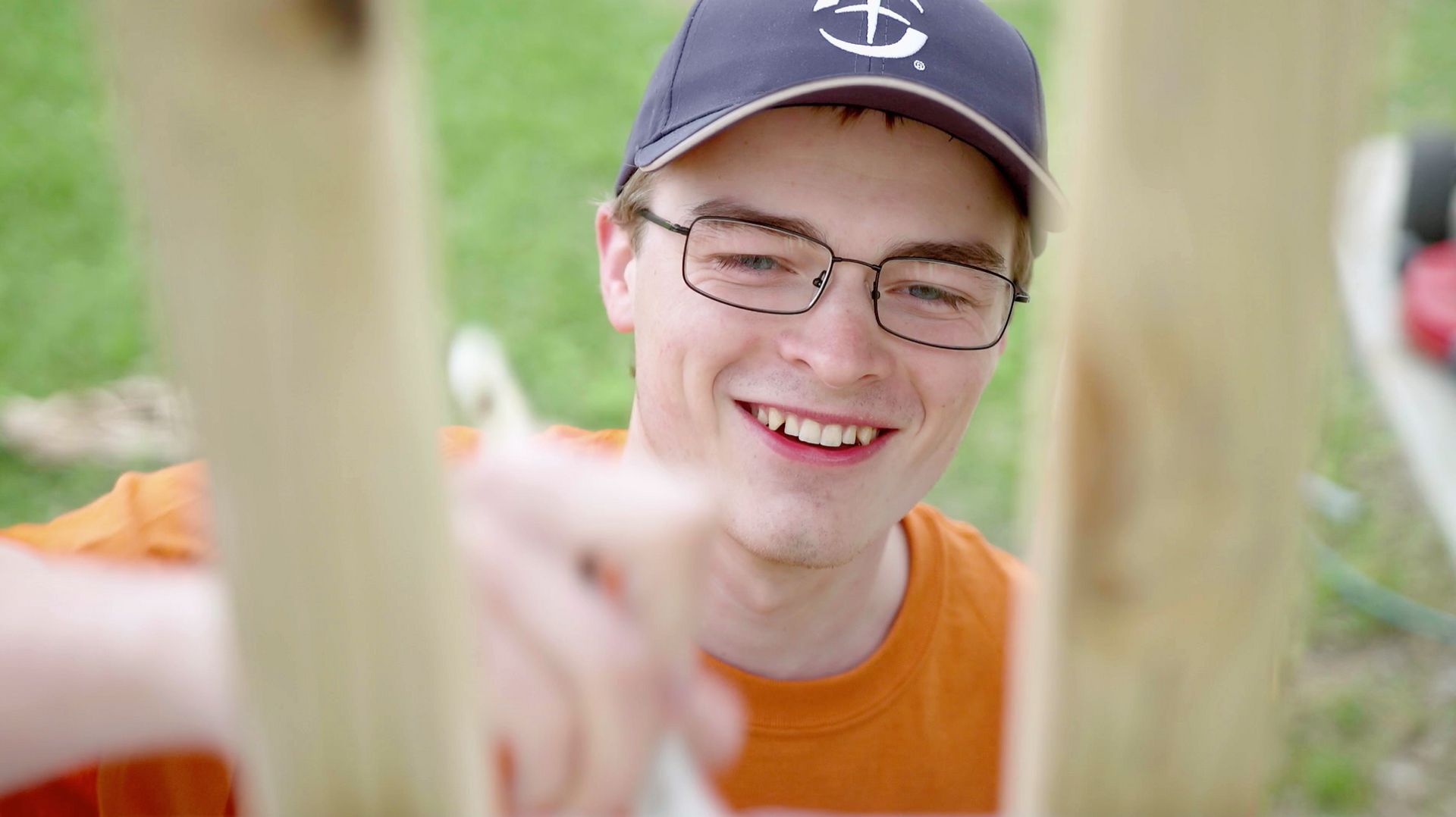College Students Rebuild Houses During Spring Break